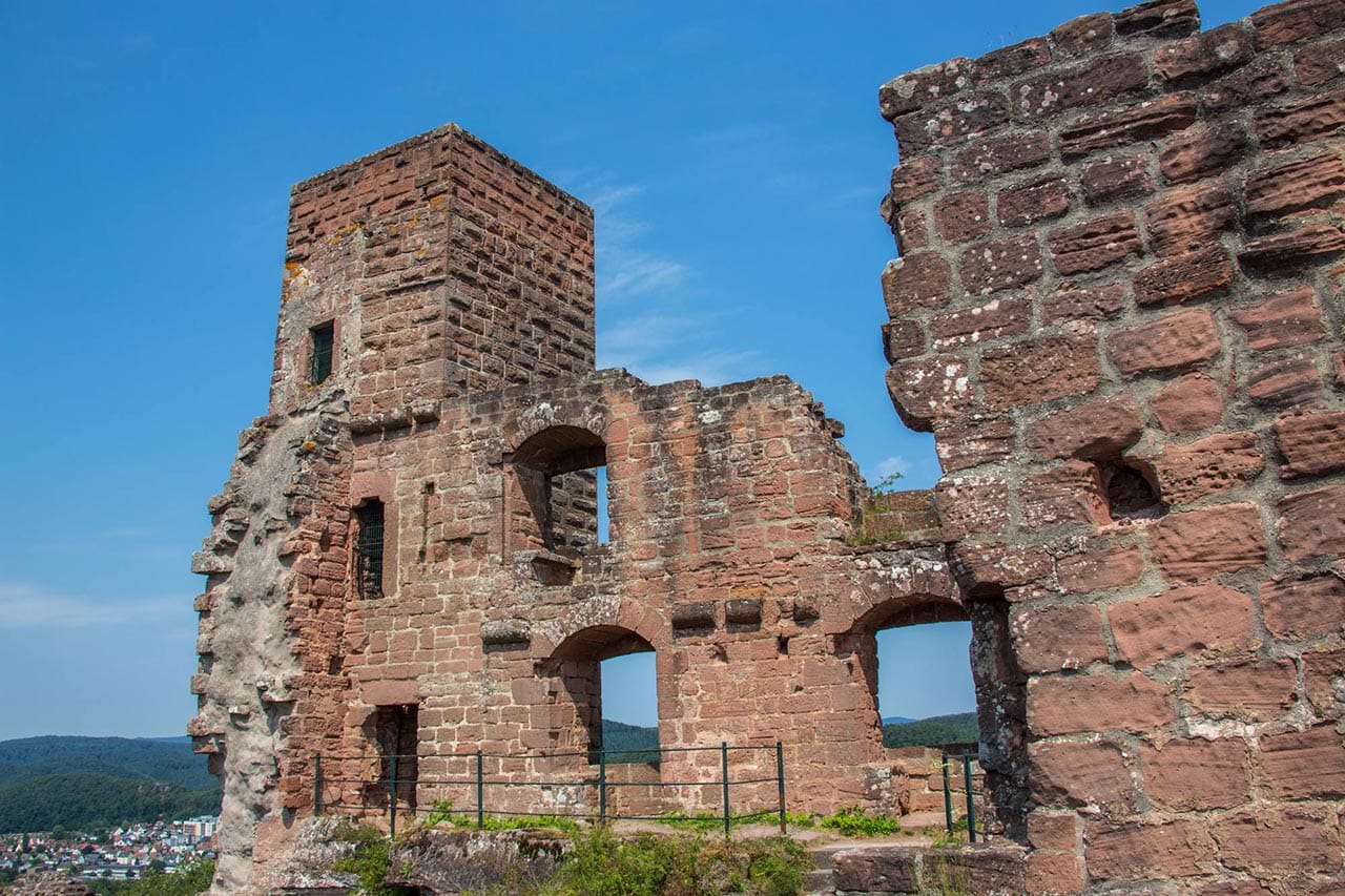 „Dahner Burgen“ Altdahn, Grafendahn, Tanstein & Neudahn | www.pfalz ...