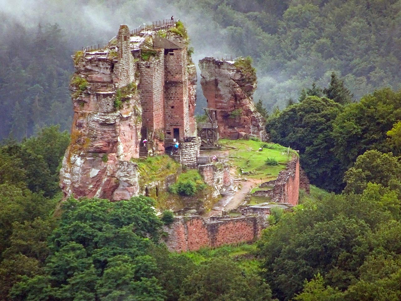Burg Fleckenstein, Château fort de Fleckenstein | www.pfalz-info.com